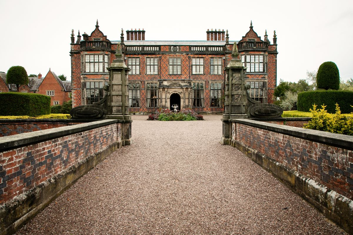 Wedding Venue in Northwich, Arley Hall & Gardens | UKbride