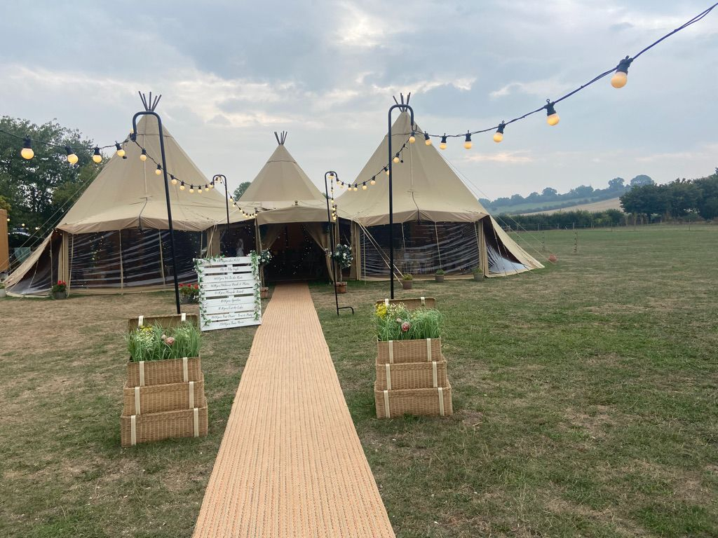 Wedding Venue in Nottingham, Overgrown Acres Weddings | UKbride