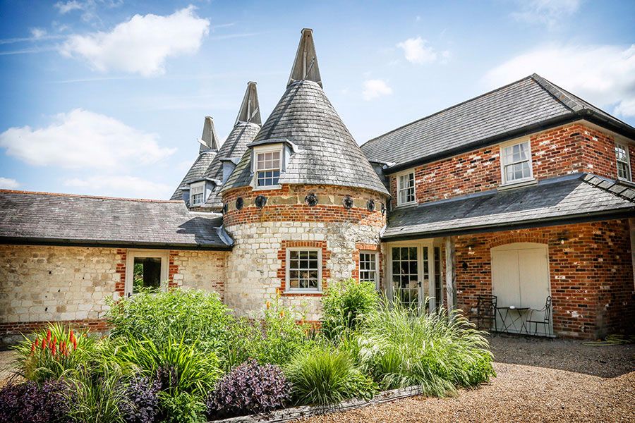 Wedding Venue in Farnham, Bury Court Barn Ltd | UKbride