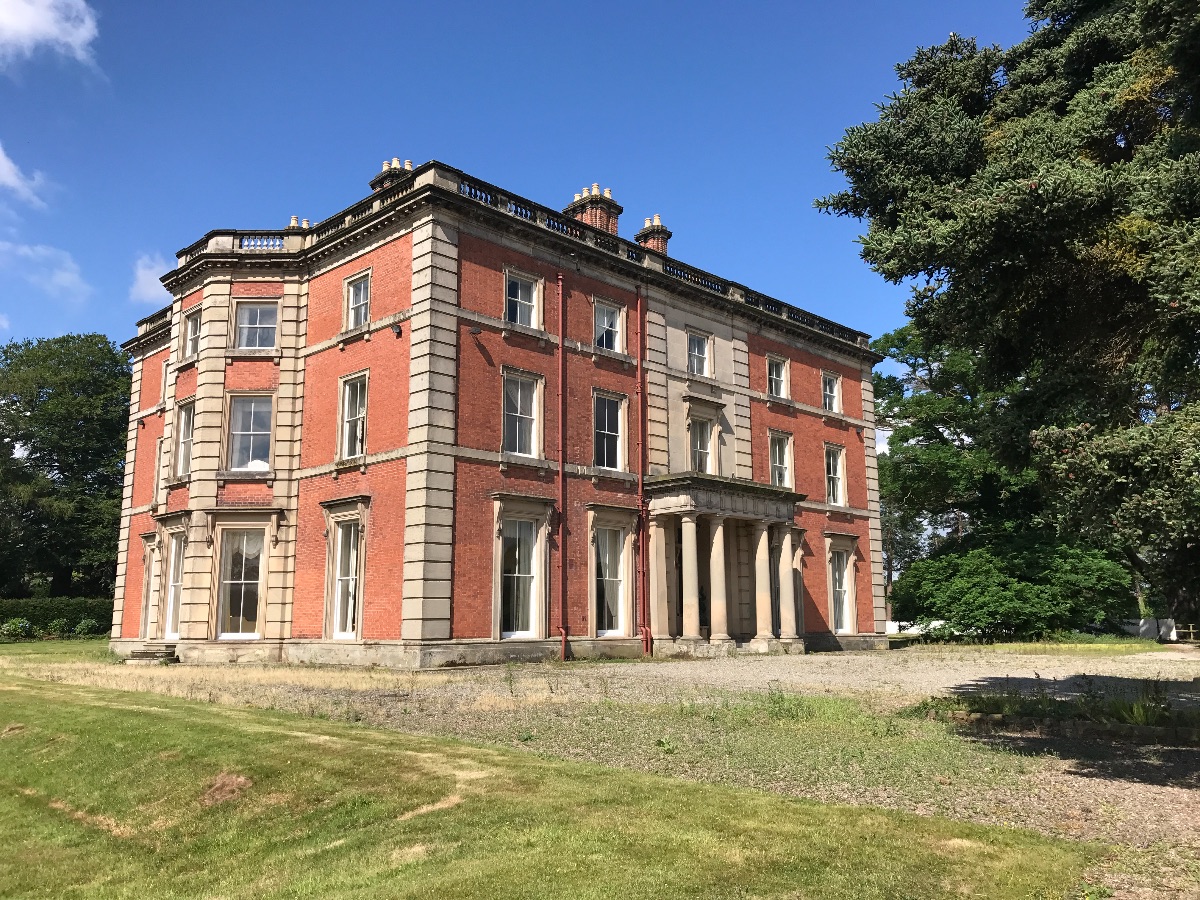 Wedding Venue in Shrewsbury, Netley Hall Estate | UKbride