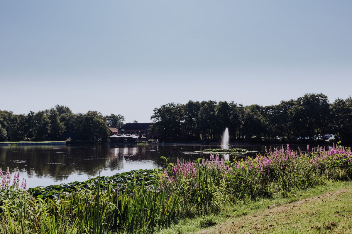 Wedding Venue in Cobham, Silvermere - Inn on the Lake | UKbride