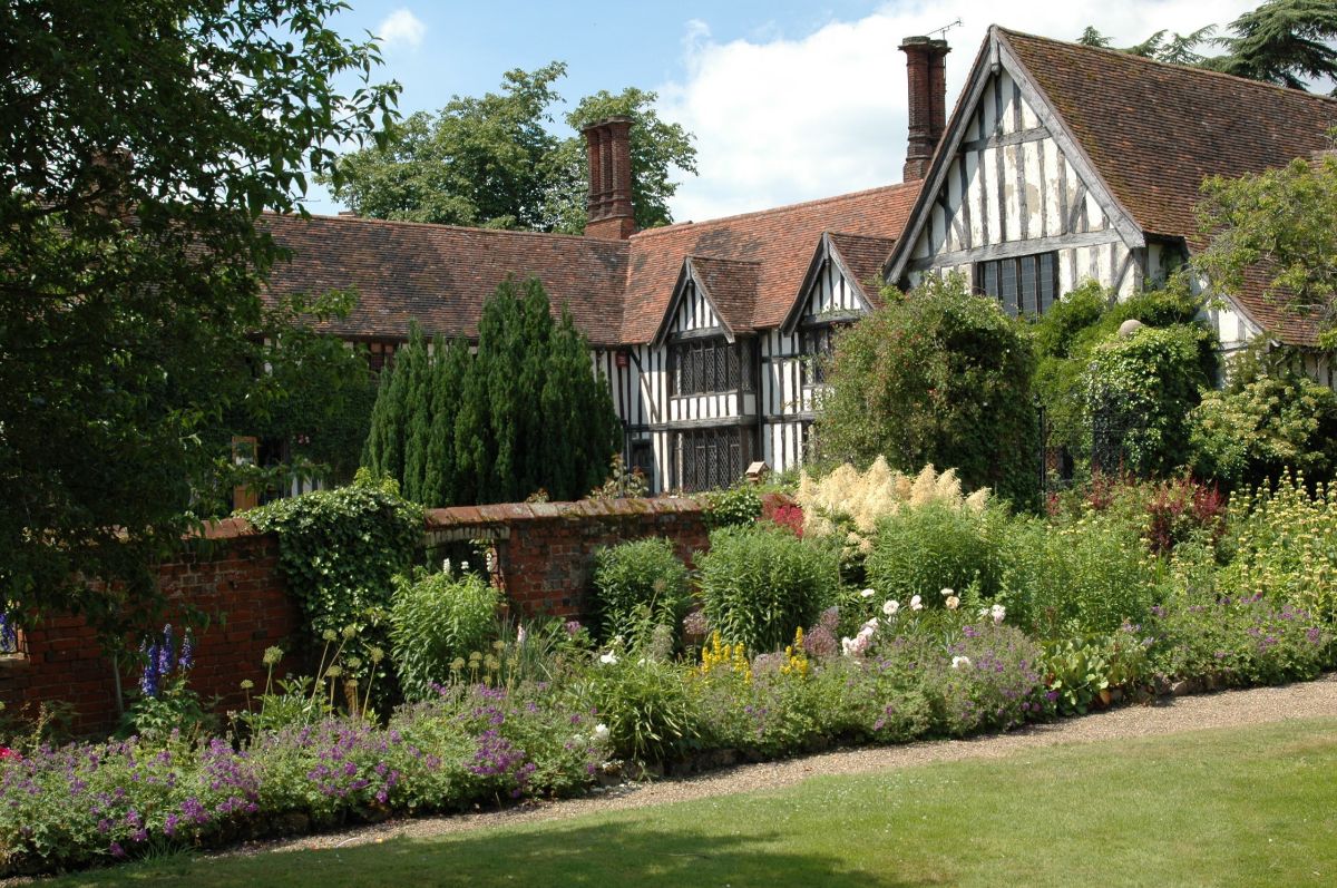 Wedding Venue in Hadleigh, Priory Hall | UKbride