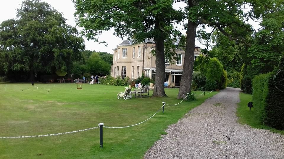 Roger Bird | Wedding Bands / Wedding Entertainment in Nottingham