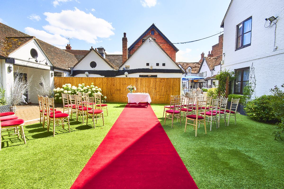 Wedding Venue in Wallingford, The George Hotel | UKbride