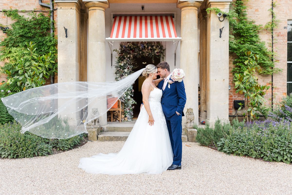 Wedding Venue in West Berkshire, The Retreat at Elcot Park | UKbride