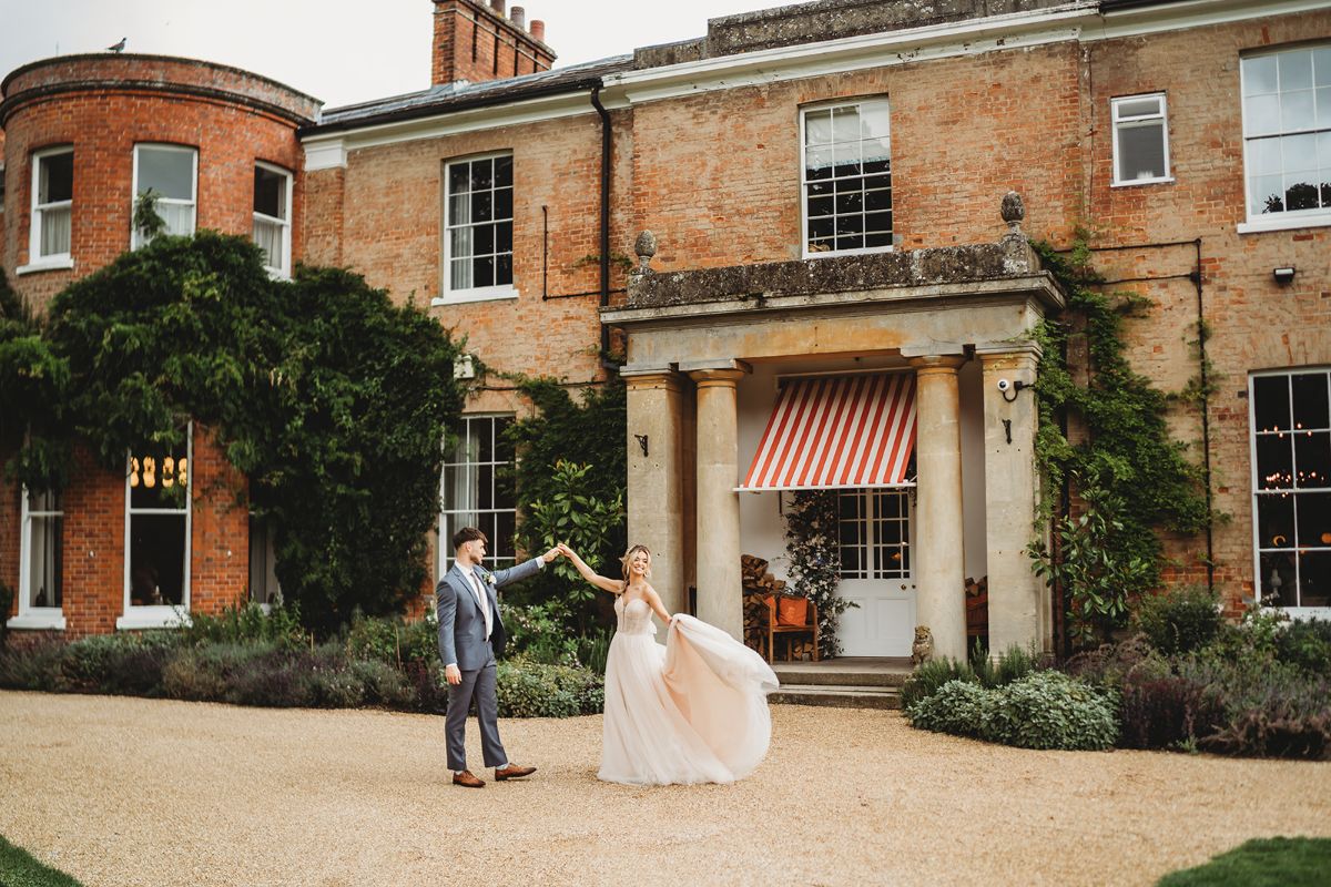 Wedding Venue in West Berkshire, The Retreat at Elcot Park | UKbride