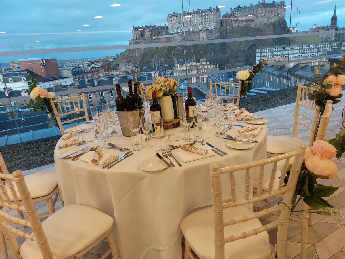 Real Wedding of Emma and Jon | SKYBar Edinburgh | UKbride